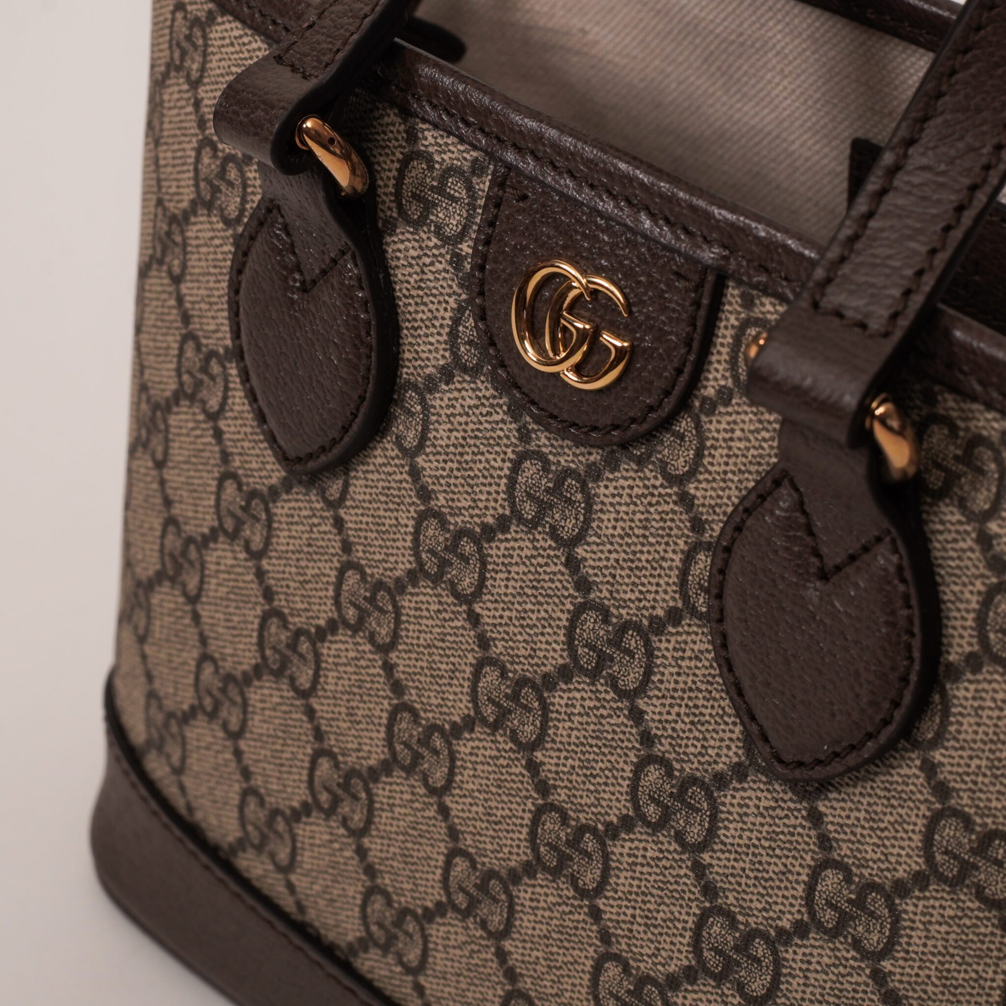 How can I determine the quality and craftsmanship of a handbag? - Your ...